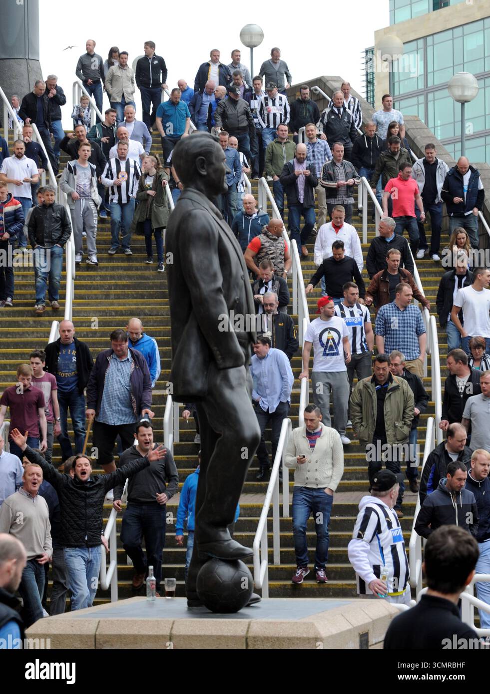 Newcastle United fans stream out of St James Park in protest against ...
