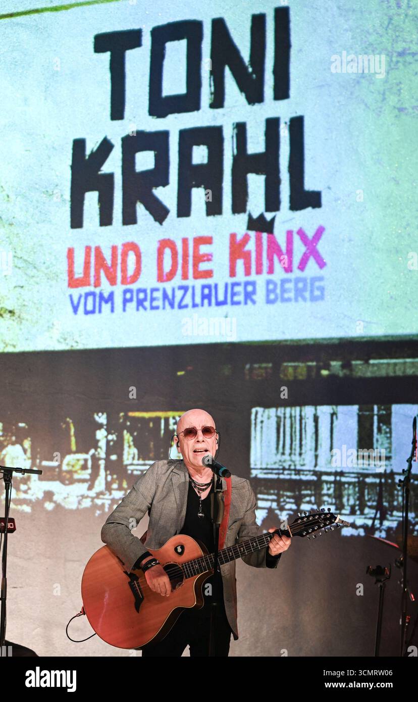 16 September 2025, Berlin: Ex-City frontman Toni Krahl presents his first solo album "Genauso ...