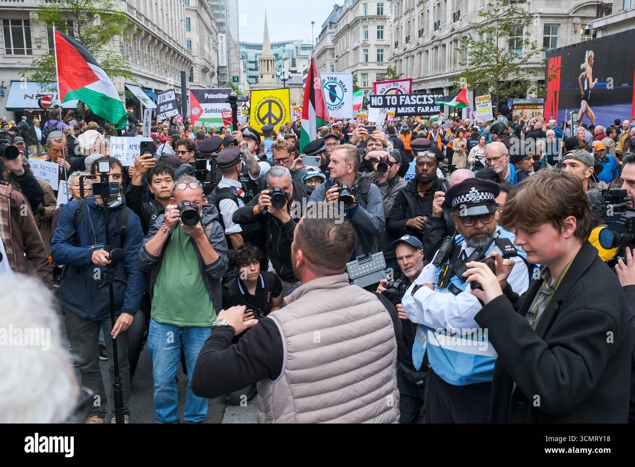 Anti far right unions uk 2025 hi-res stock photography and images - Alamy