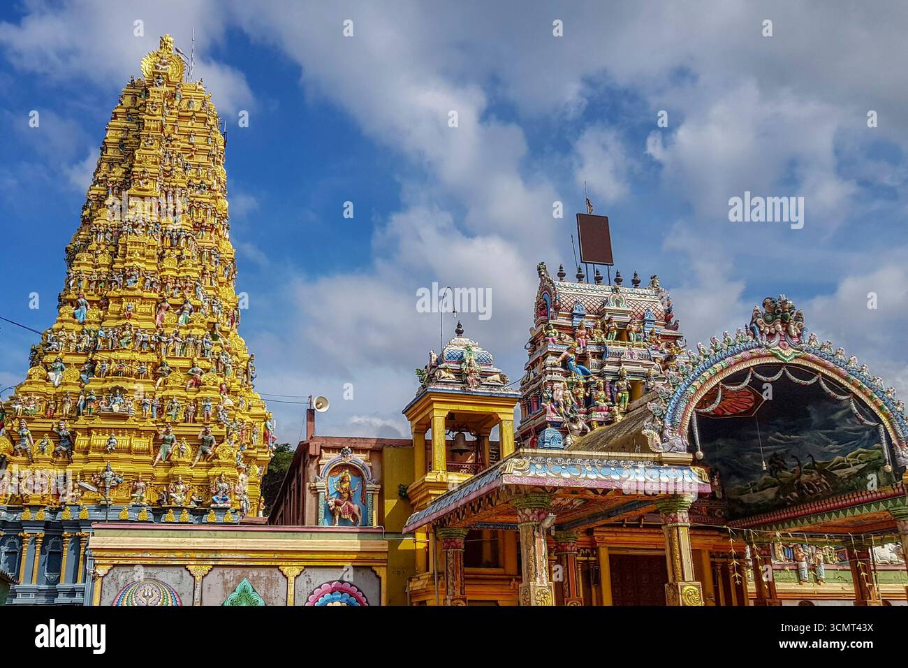 Sri Lanka - Matale - Sri Muthumariamman Kovil - Vibrant gopuram of ...