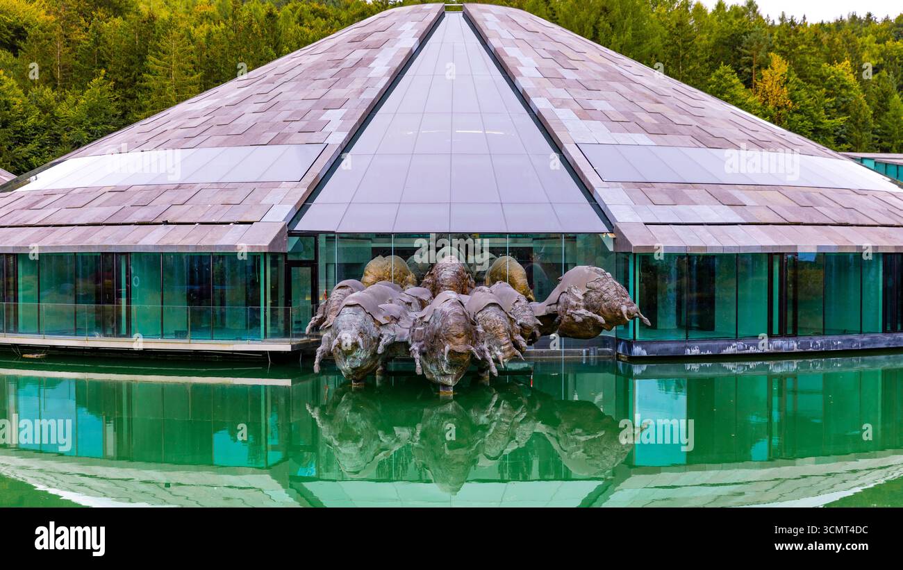 17 September 2025, Austria, Fuschl Am See: A bronze sculpture shows 14 ...