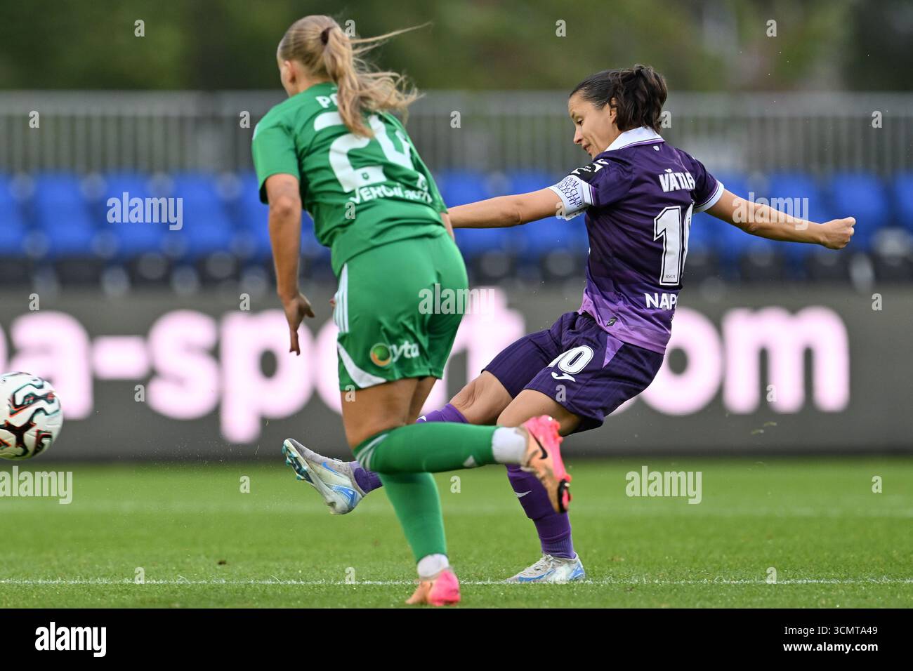 Stefania Vatafu (10) of Anderlecht pictured during a female soccer game ...