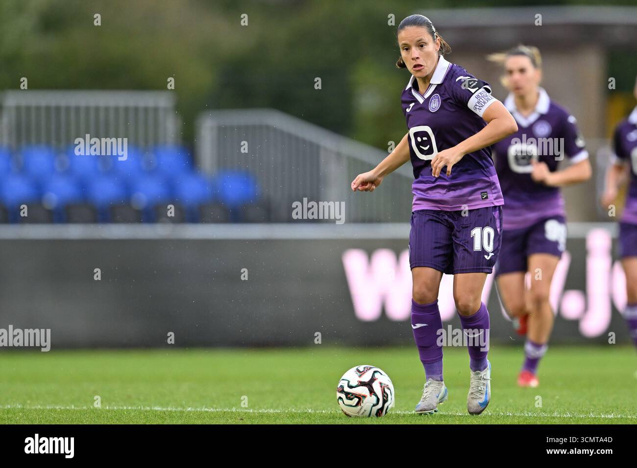 Stefania Vatafu (10) of Anderlecht pictured during a female soccer game ...