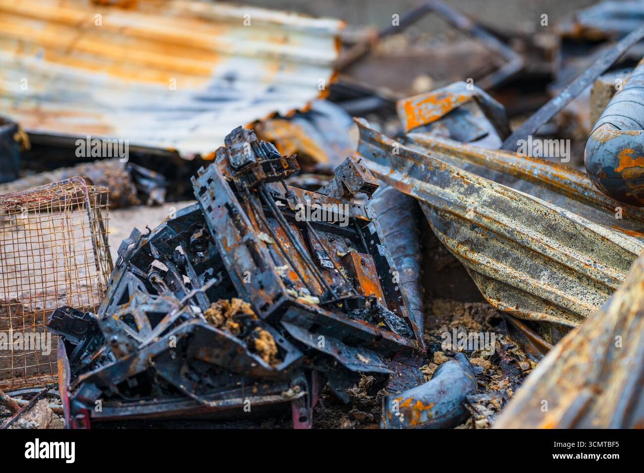 pile of twisted rusted metal debris from collapsed structure Stock ...