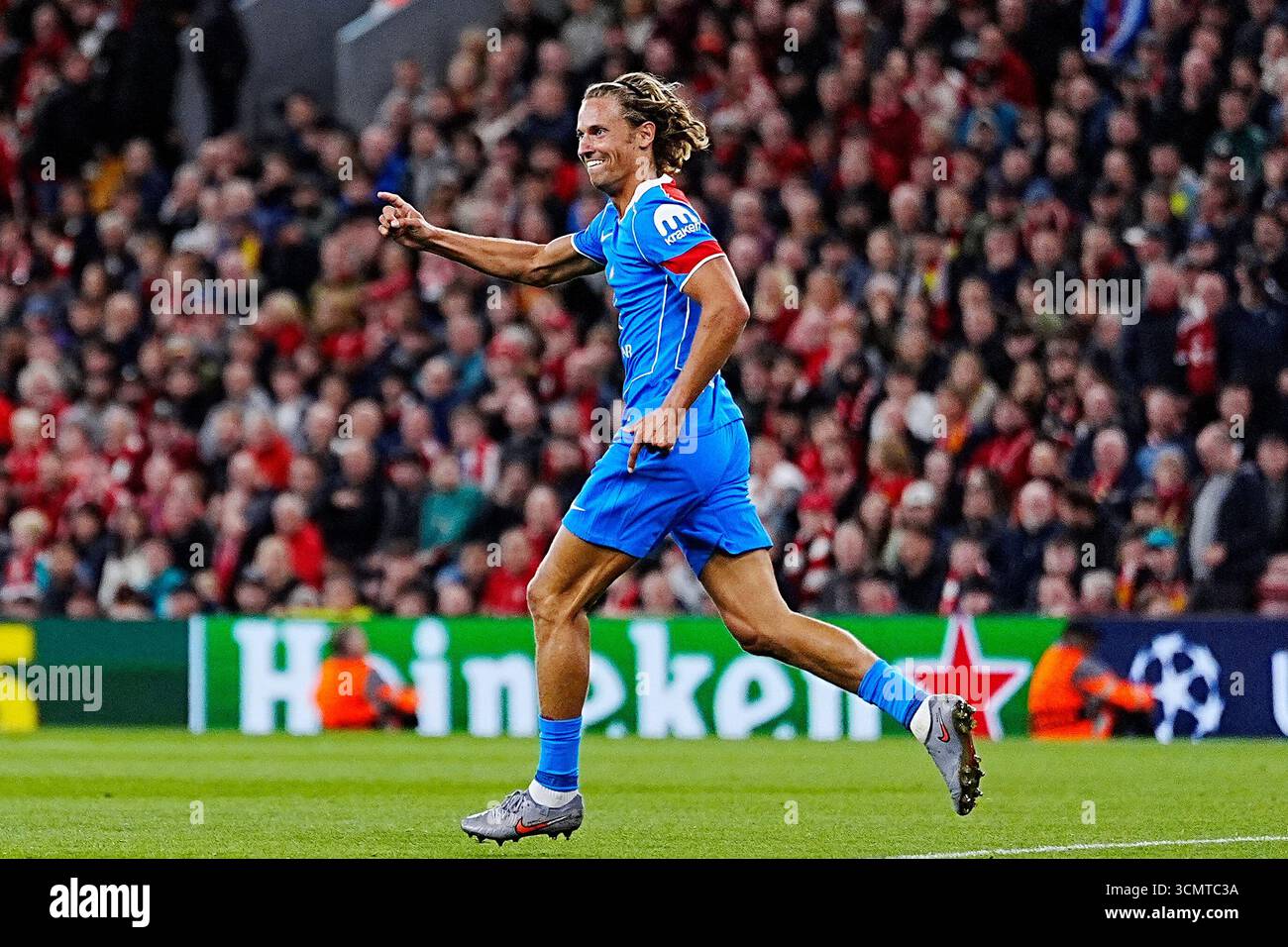 Atletico Madrid's Marcos Llorente celebrates scoring their side's first ...