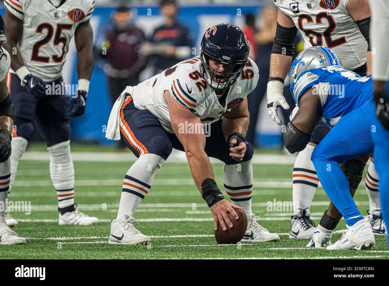 DETROIT, MI - SEPTEMBER 14: Chicago Bears Center Drew Dalman (52 ...