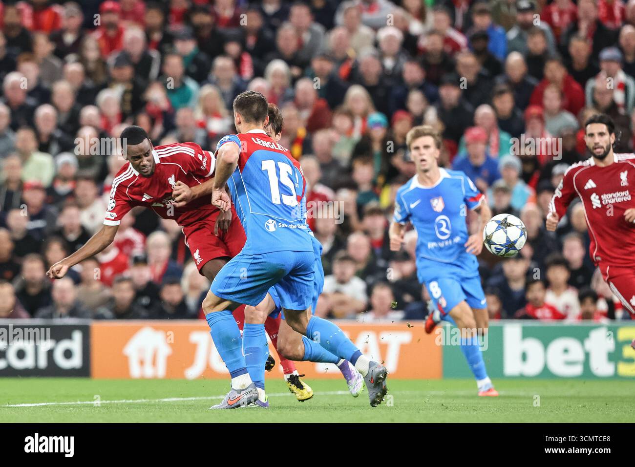 Alexander Isak of Liverpool shoots on goal during the UEFA Champions ...