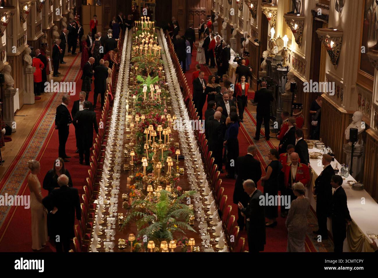 Guests arrive to attend the state banquet for US President Donald Trump ...