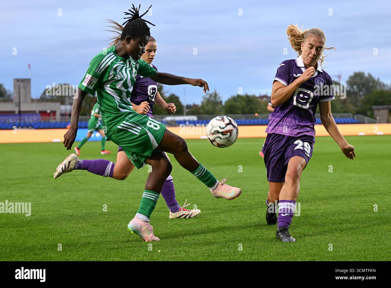 Olivia Anokye (80) of Aris and Nikki Ijzerman (29) of Anderlecht ...