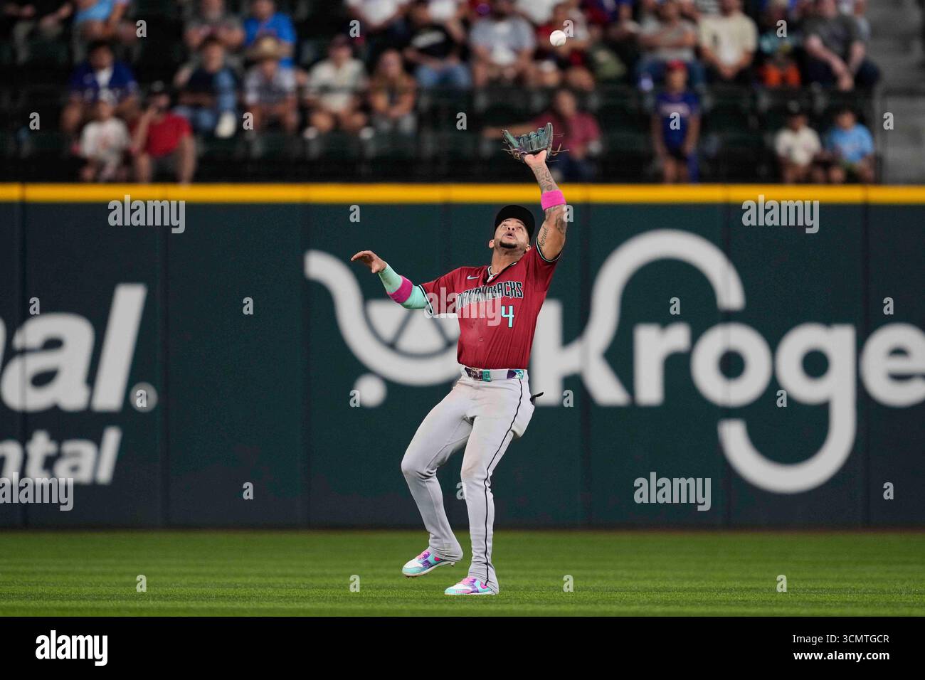 Arizona Diamondbacks' Ketel Marte settles beneath a fly out during a ...