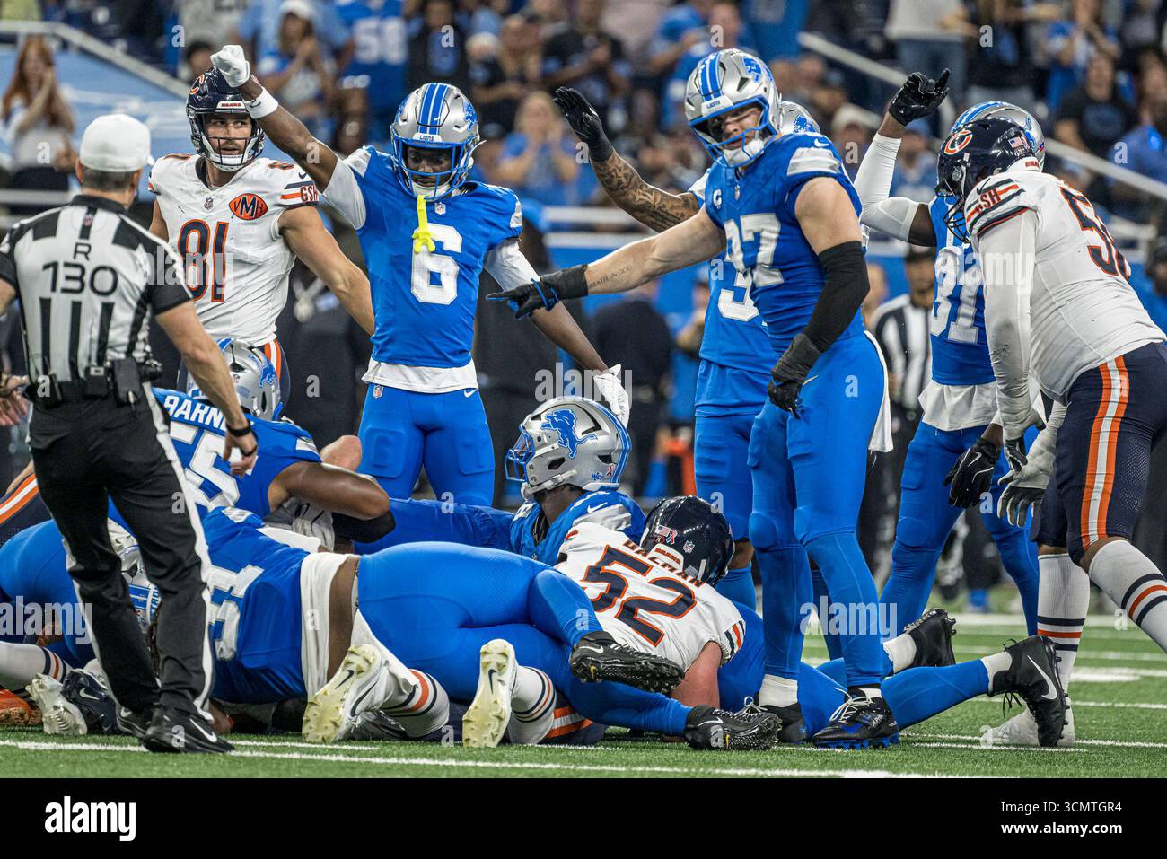 DETROIT, MI - SEPTEMBER 14: Detroit Lions players including Detroit ...