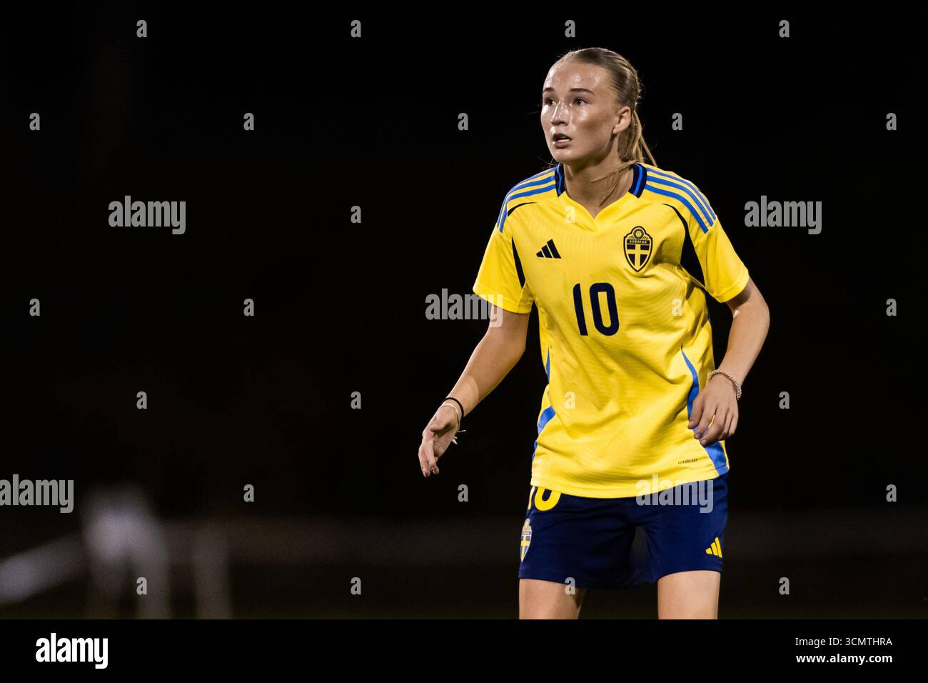 250917 Sveriges Emma Karlsson Eriksson under F15-landskampen i fotboll ...