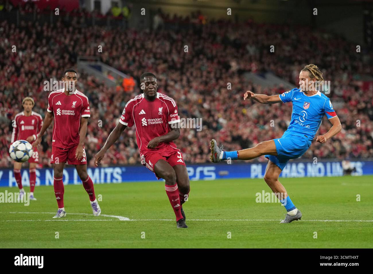 Atletico Madrid's Marcos Llorente, right, attempts a goal during the ...