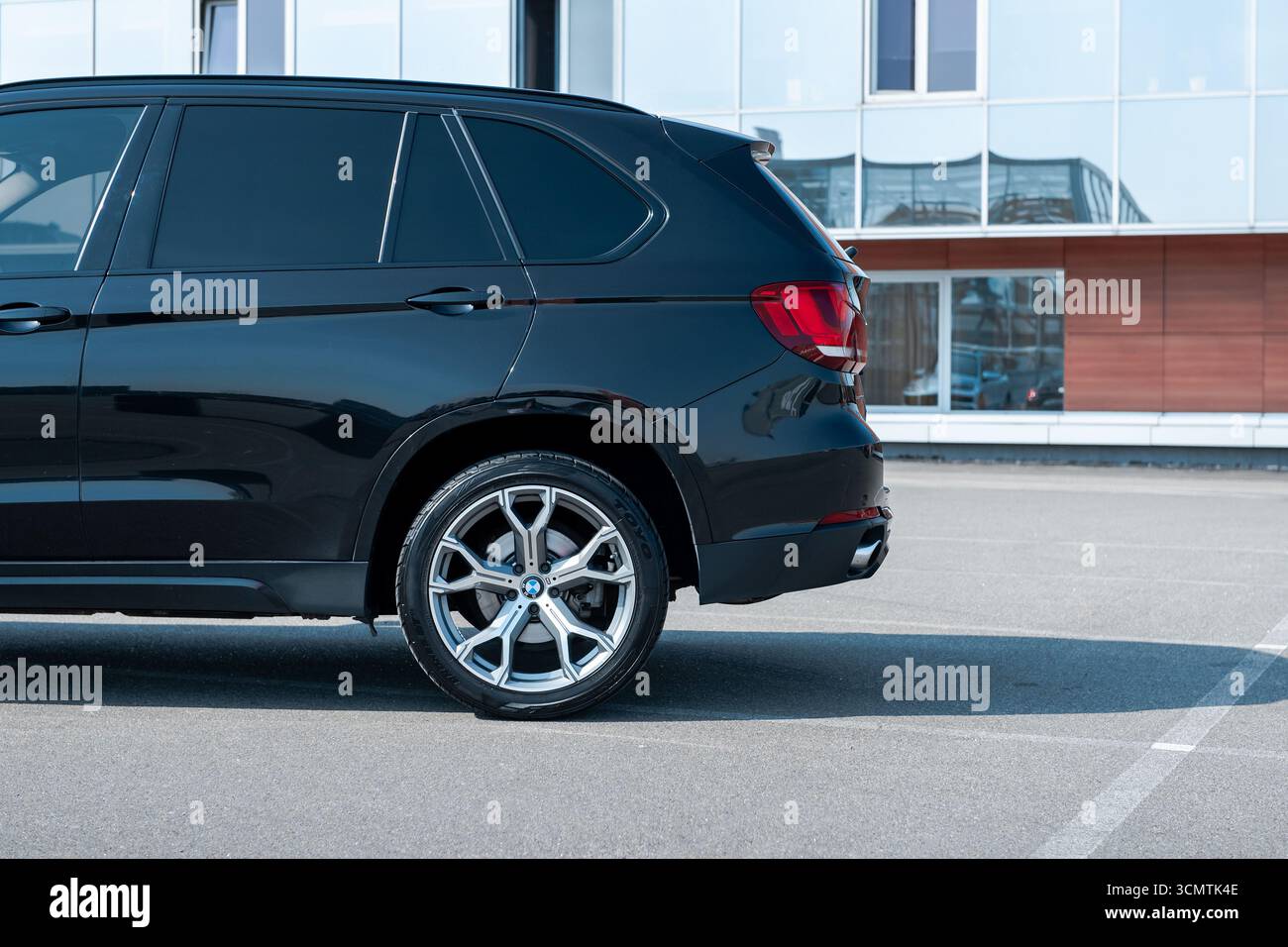 Side view modern crossover hi-res stock photography and images - Alamy