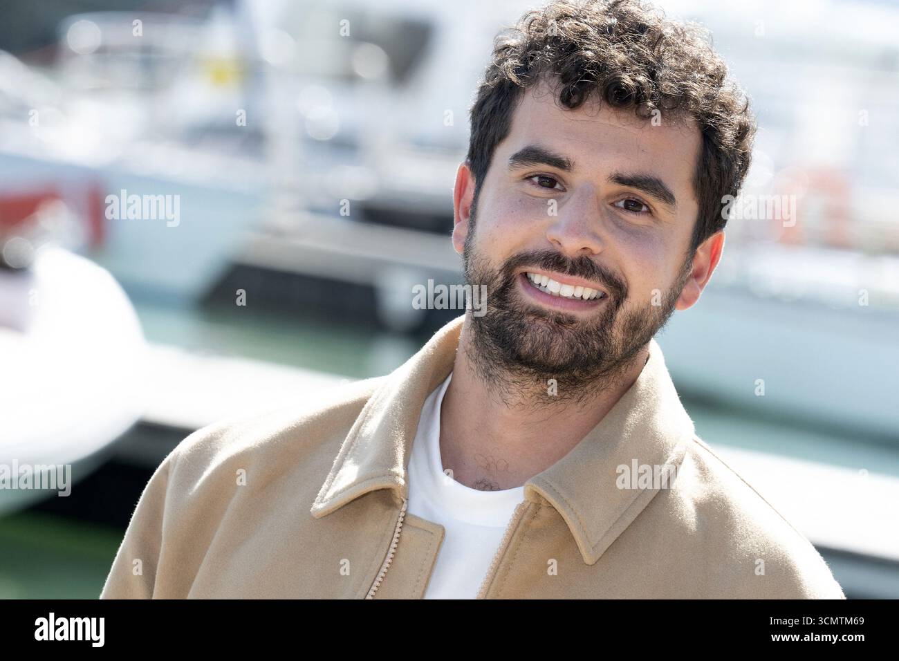 Gary Mihaileanu attends La Belle et le Boulanger photocall during the ...