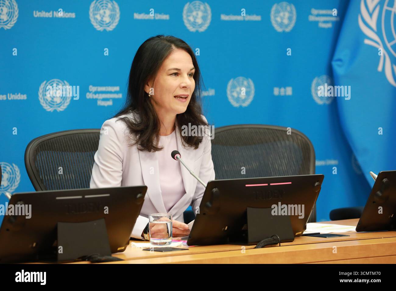 (250917) -- UNITED NATIONS, Sept. 17, 2025 (Xinhua) -- Annalena ...
