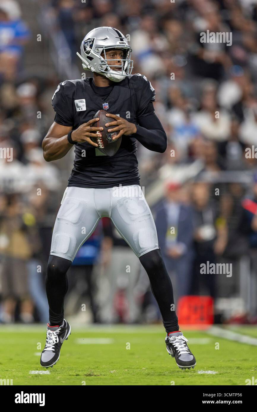 Las Vegas Raiders quarterback Geno Smith (7) drops back to pass against ...