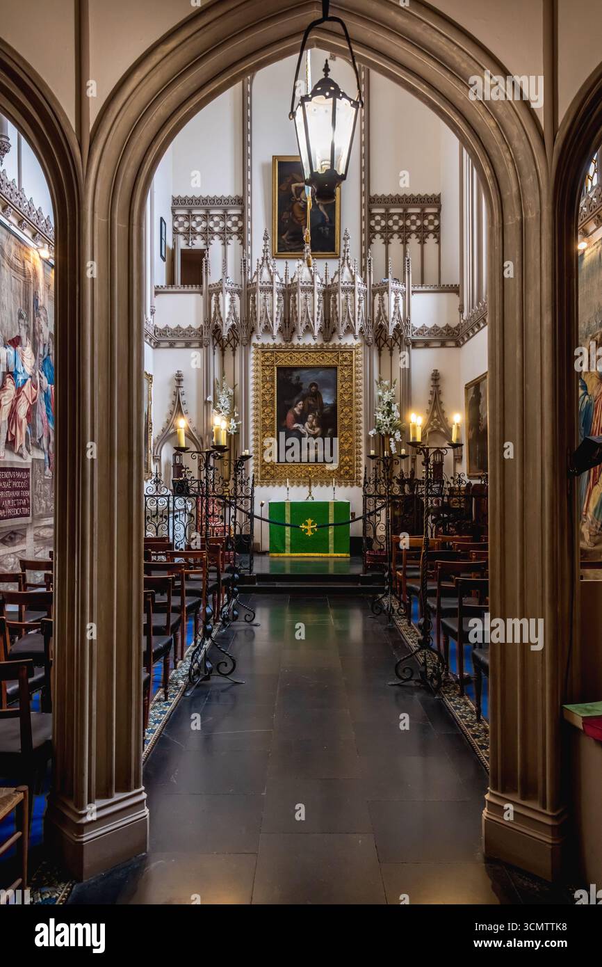 Inside home in uk hi-res stock photography and images - Alamy