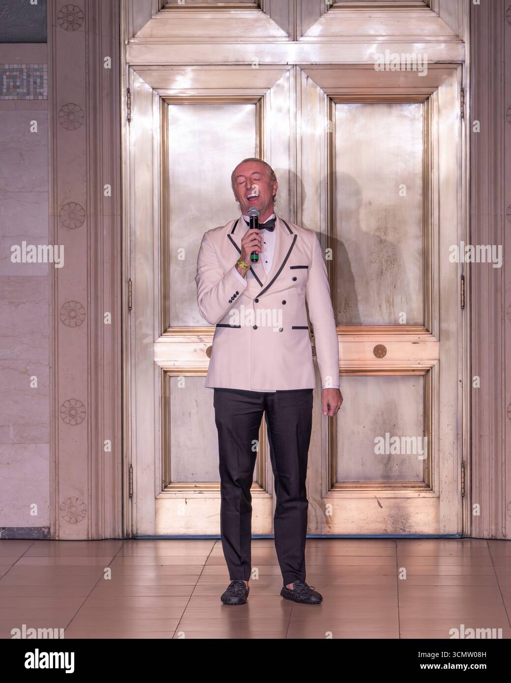 Prince Mario-Max Schaumburg-Lippe MC'd at Designer Anita Yuan Fauwn ...