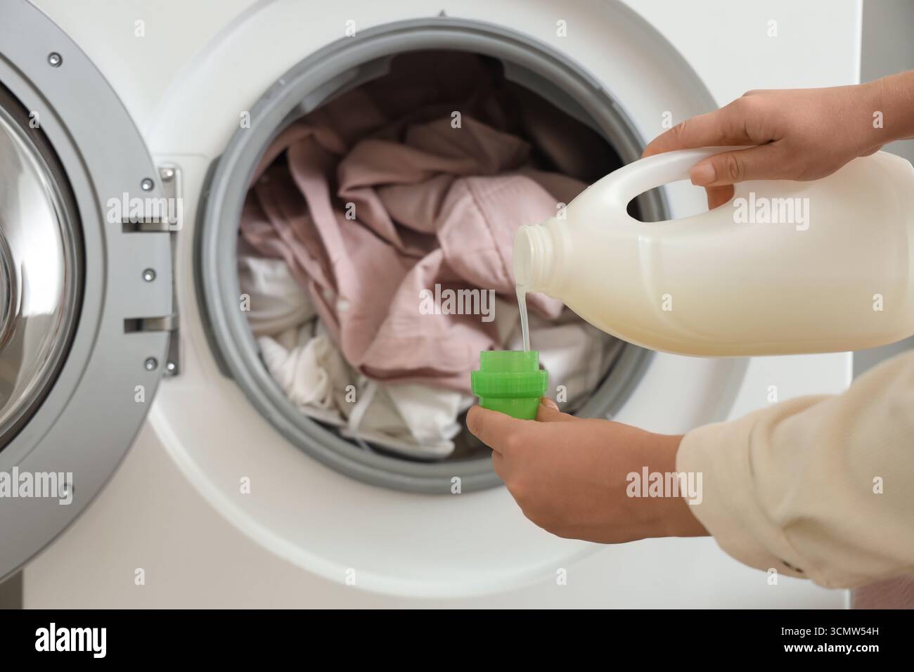 Stylish laundry detergent bottle hi-res stock photography and images ...