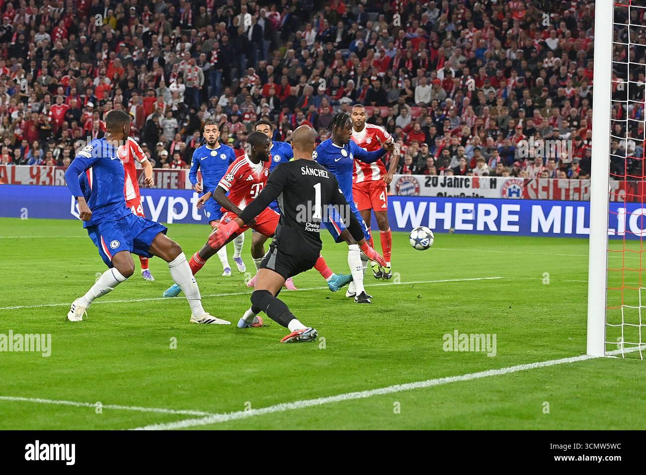 Goal to make it 1-0, Michael OLISE (FC Bayern Munich) - not in the ...