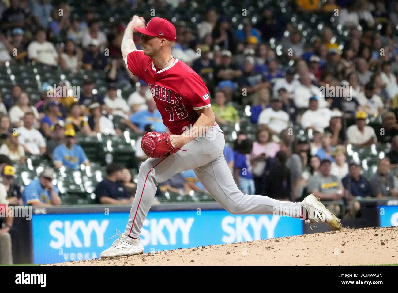 Los Angeles Angels' Connor Brogdon throws during the second inning of a ...