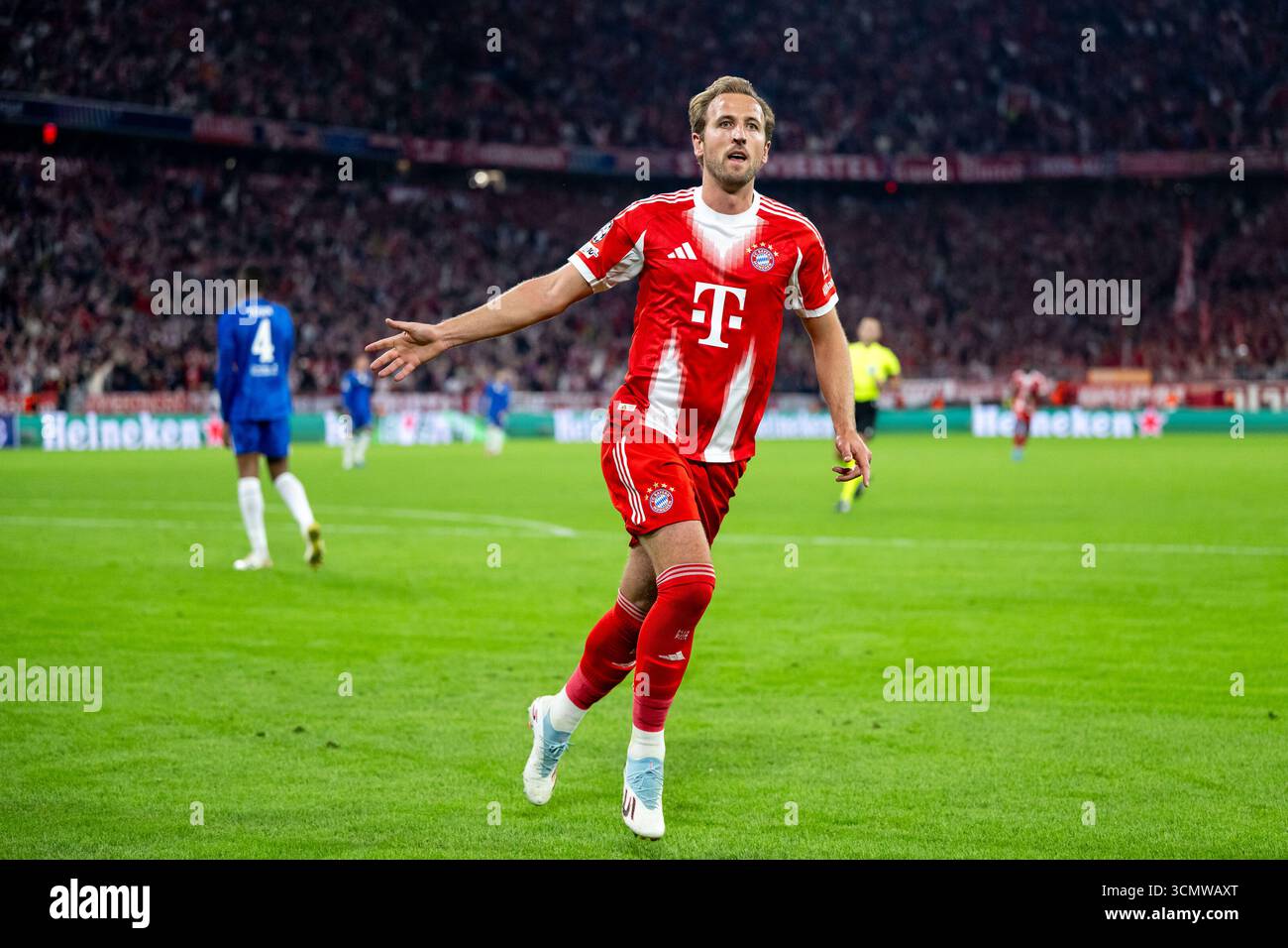 Harry Kane (FC Bayern Muenchen, #09) jubelt ueber das Tor zum 3:1, GER ...