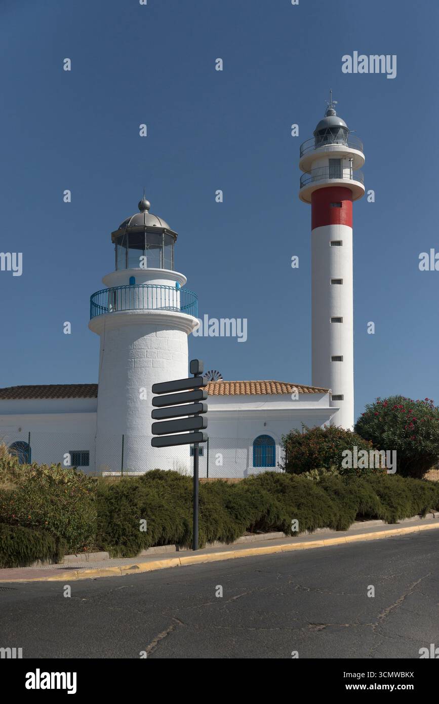 Faro del Rompido que sirve de guia a los barcos, construido en ...