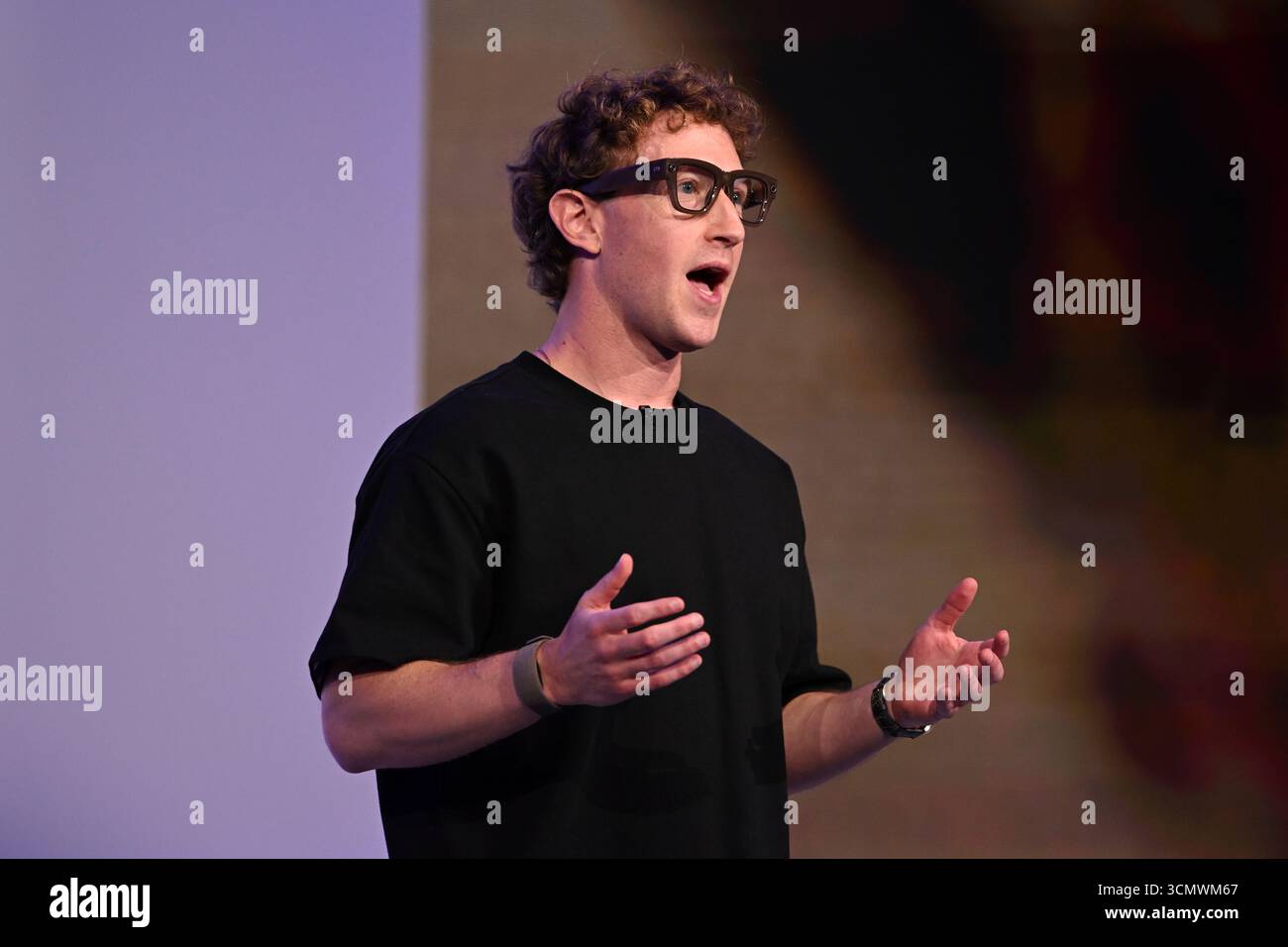 Meta CEO Mark Zuckerberg wears artificial intelligence-powered smart ...
