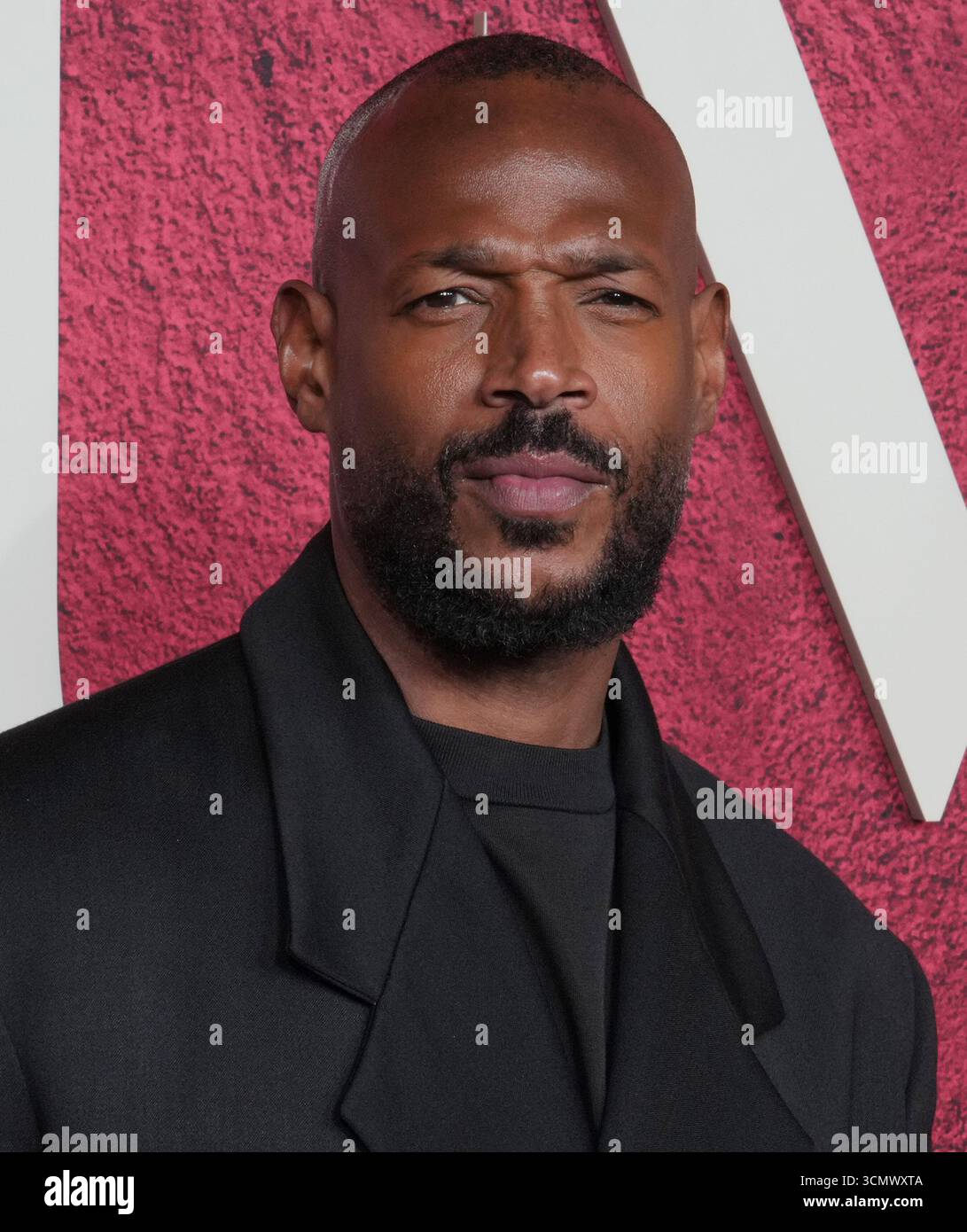 Marlon Wayans arrives at the Universal Pictures' HIM Premiere held at ...