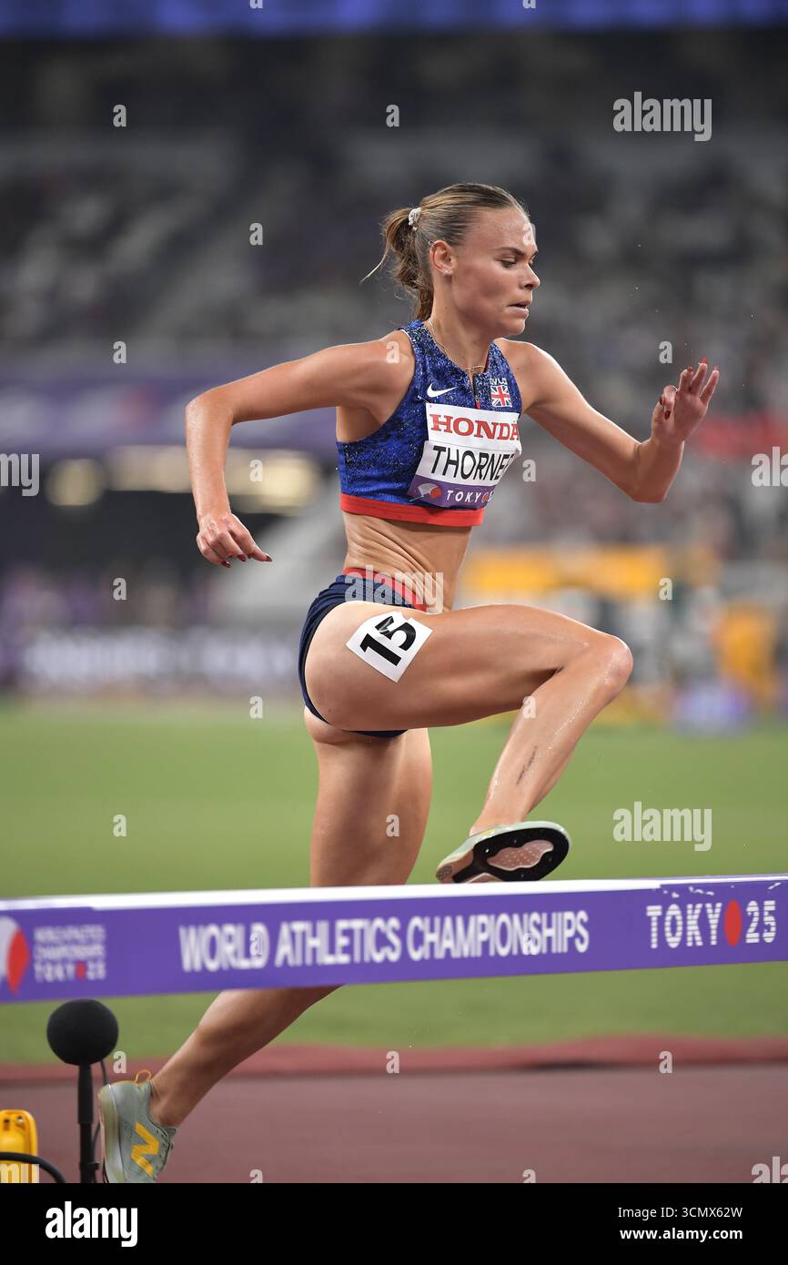 Elise Thorner of Great Britain competing in the women’s 3000m ...