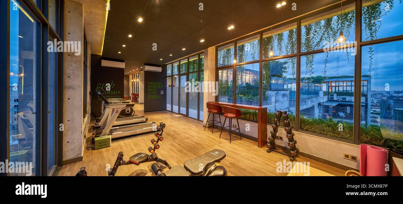 Modern indoor gym panoramic hi-res stock photography and images - Alamy