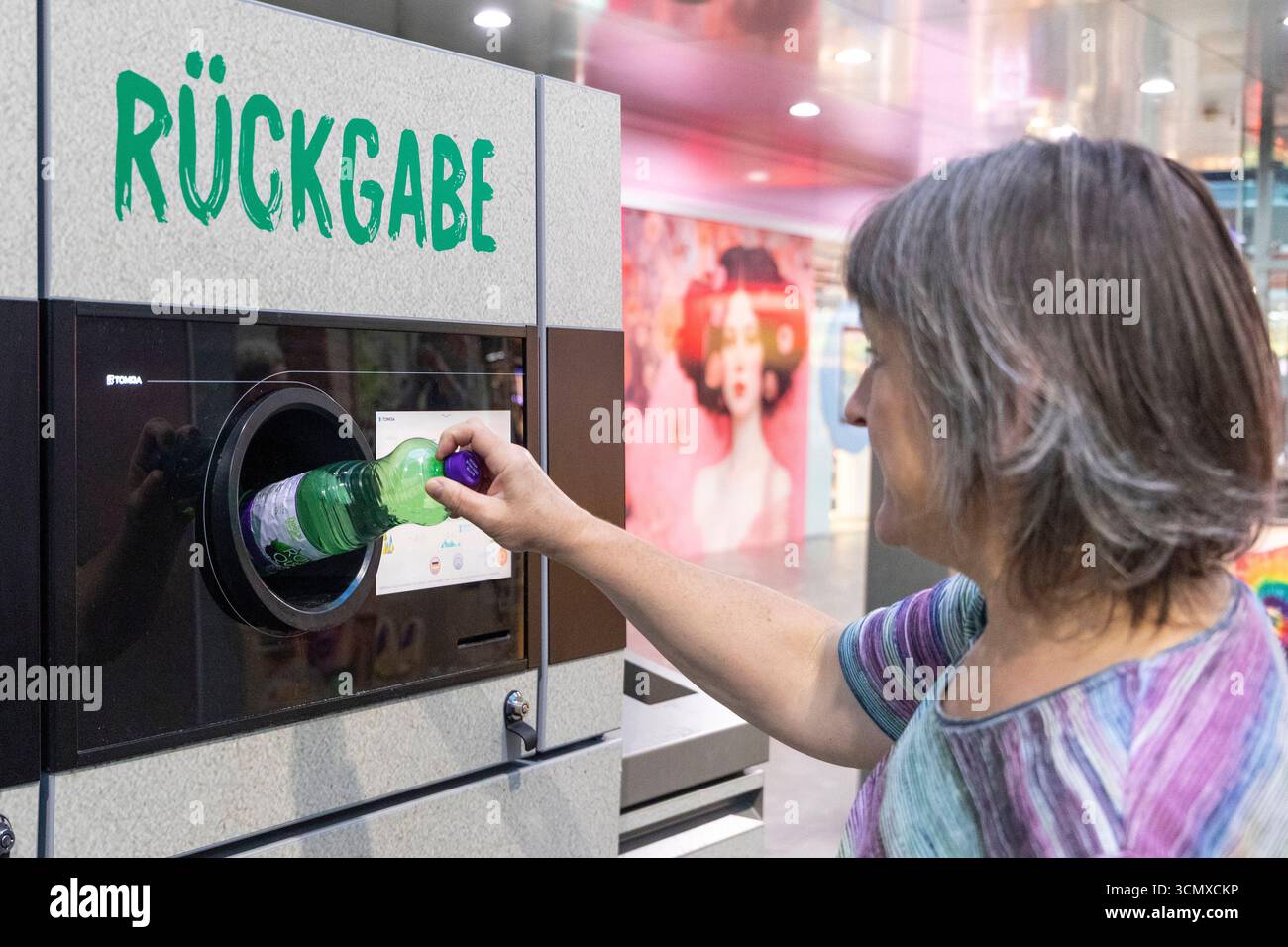 Pfandrückgabe Automat // Deposit return machine - 20250915 PD20593 ...