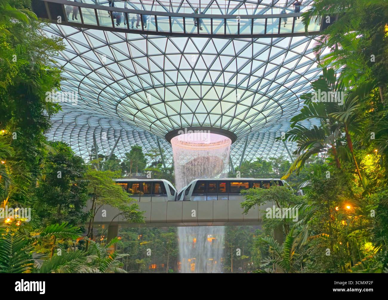 Interior jewel changi shopping hi-res stock photography and images - Alamy