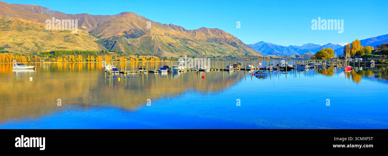 Lake Wanaka from the waterfront Wanaka Stock Photo - Alamy
