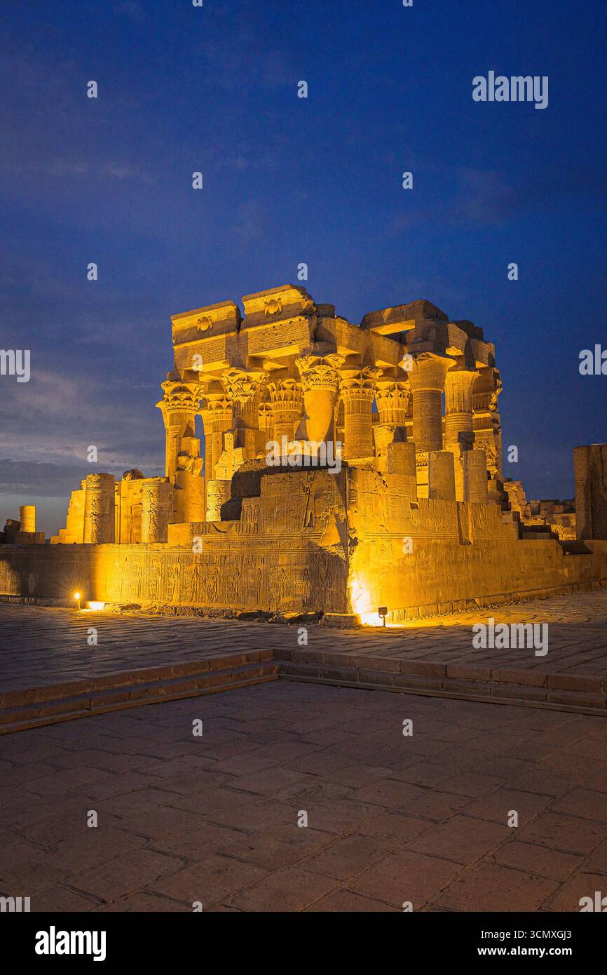 Illuminated ancient temple ruins hi-res stock photography and images ...