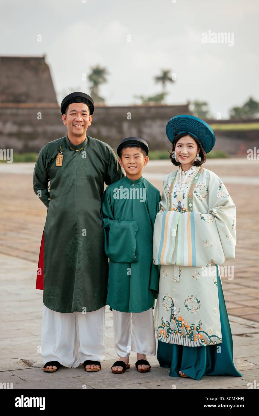 Family portrait in history hi-res stock photography and images - Alamy