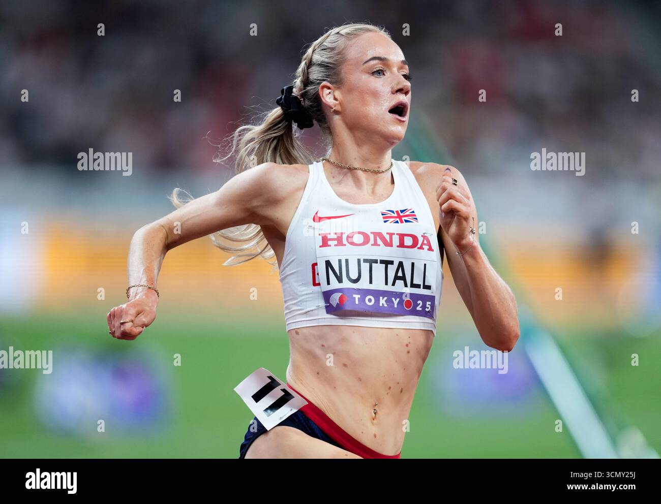 Hannah Nuttall of Great Britain during the Women's 5000m Heat 1 on day ...