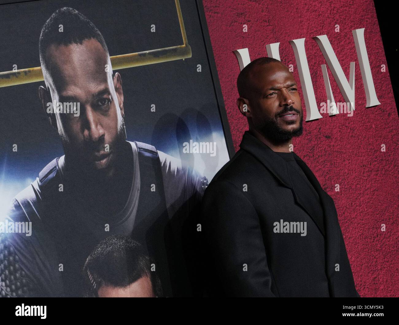 Marlon Wayans arrives at the Universal Pictures' HIM Premiere held at ...