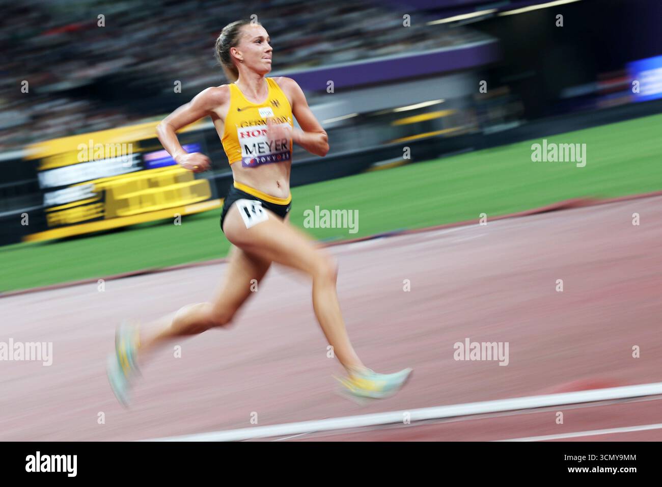 18 September 2025, Japan, Tokio: Athletics, World Championships, 5000 meters, women, preliminary ...