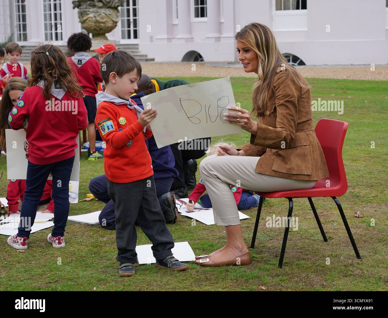 First Lady Melania Trump meets members of the Scouts' Squirrels ...