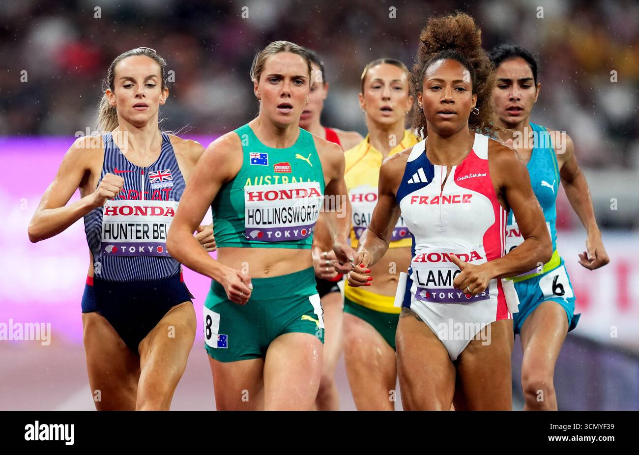 Georgia Hunter Bell of Great Britain during the Women's 800m Heat 6 on ...