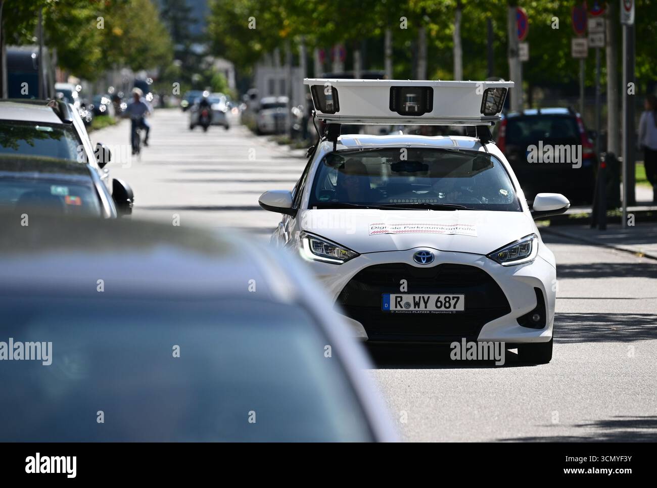 18 September 2025, Baden-Württemberg, Heidelberg: A scan car, which can ...