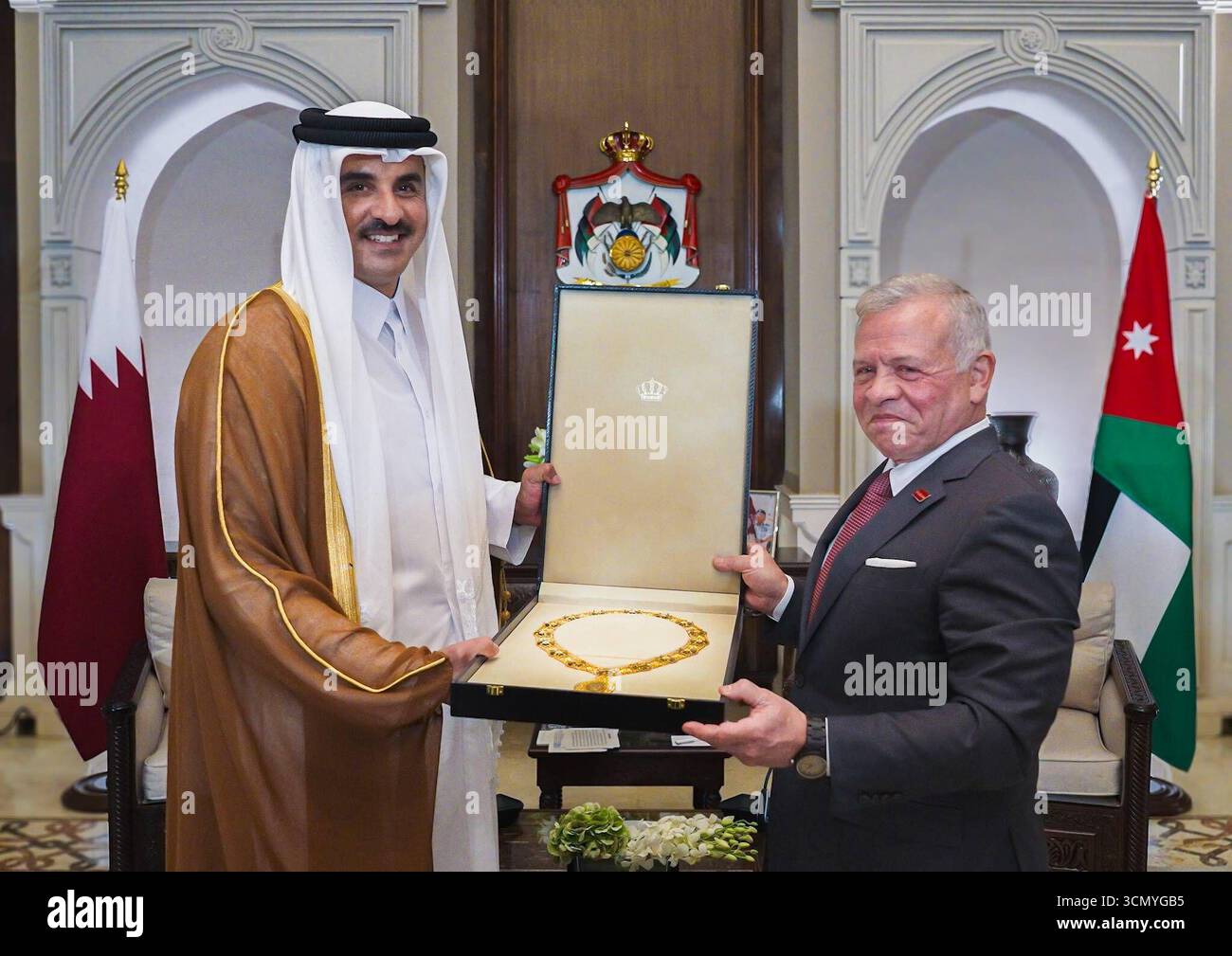 King Abdullah II of Jordan receives the Emir of Qatar, Tamim bin Hamad ...
