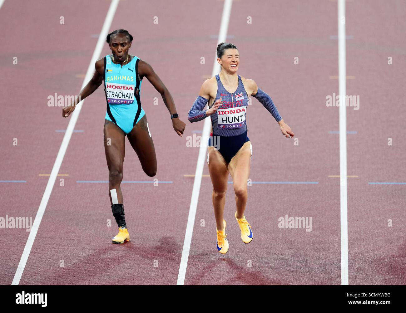 Amy Hunt of Great Britain during the Women's 200m Semi-Final Heat 1 on ...