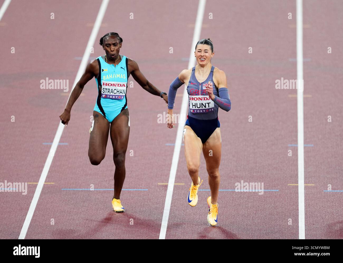 Amy Hunt of Great Britain during the Women's 200m Semi-Final Heat 1 on ...