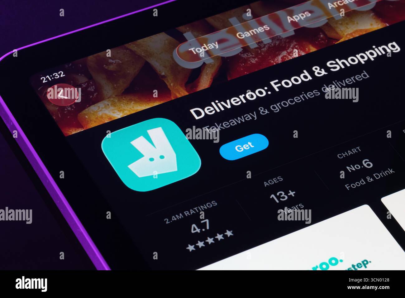 Logo deliveroo hi-res stock photography and images - Alamy