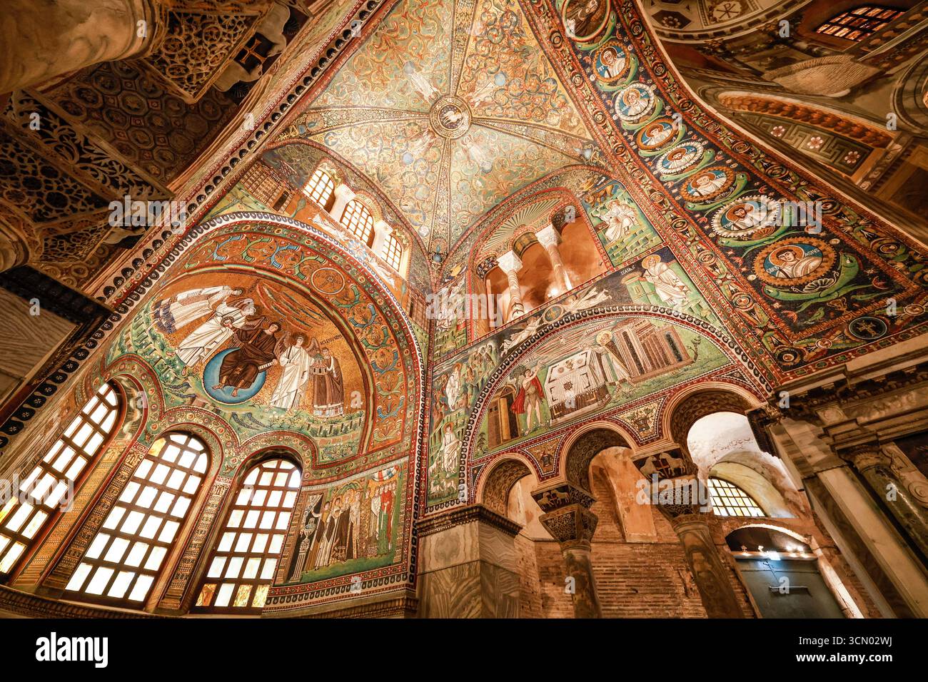 Early christian mosaics italy hi-res stock photography and images - Alamy