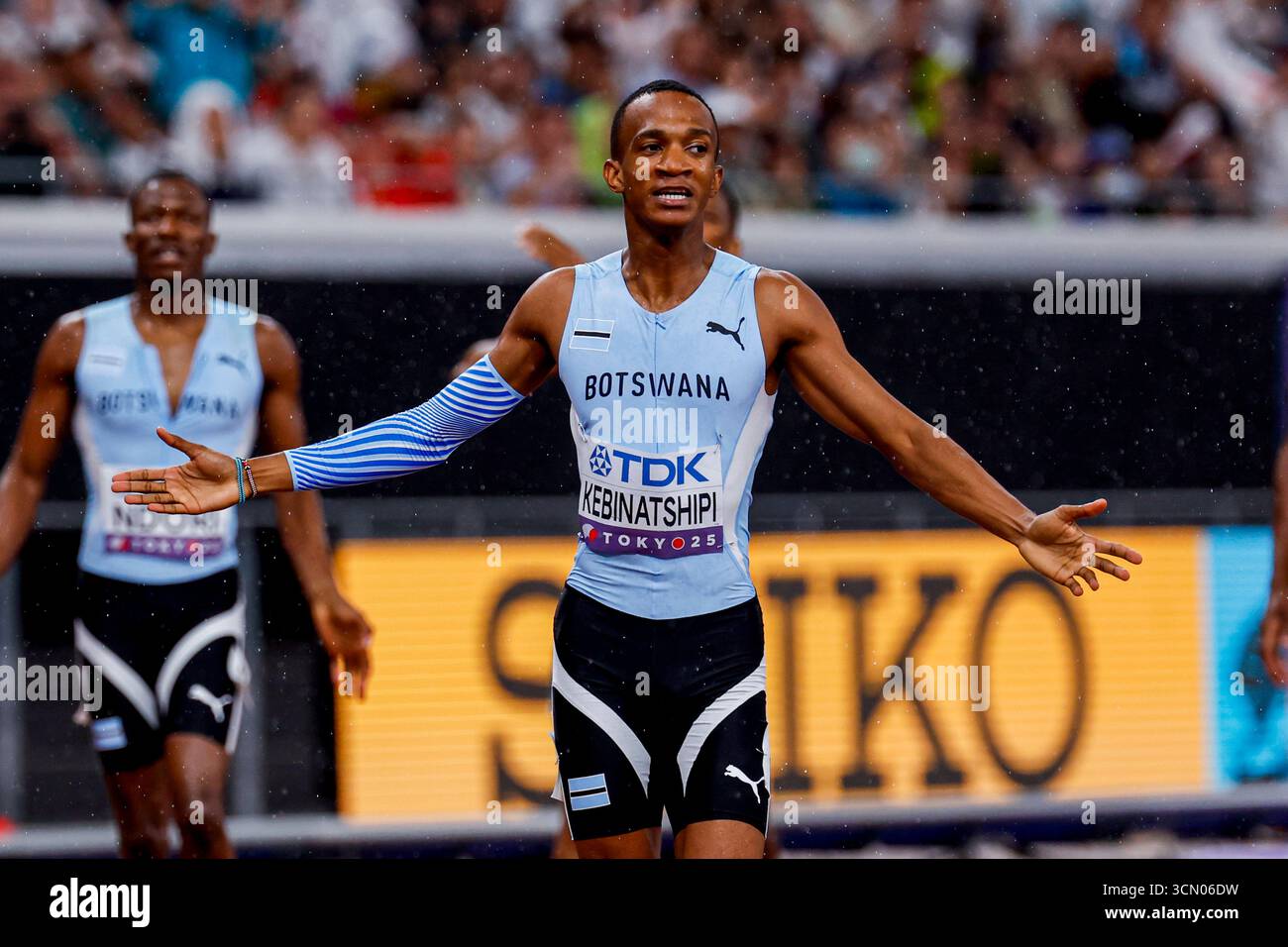 winner Busang Collen Kebinatshipi of Botswana celebrating after ...