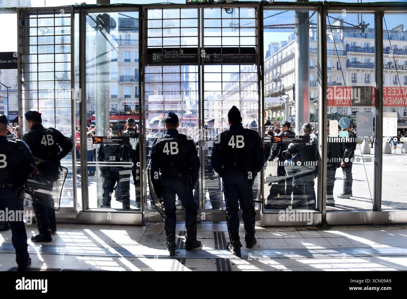 Transport strike at Gare Du Nord railway station in Paris, France on ...